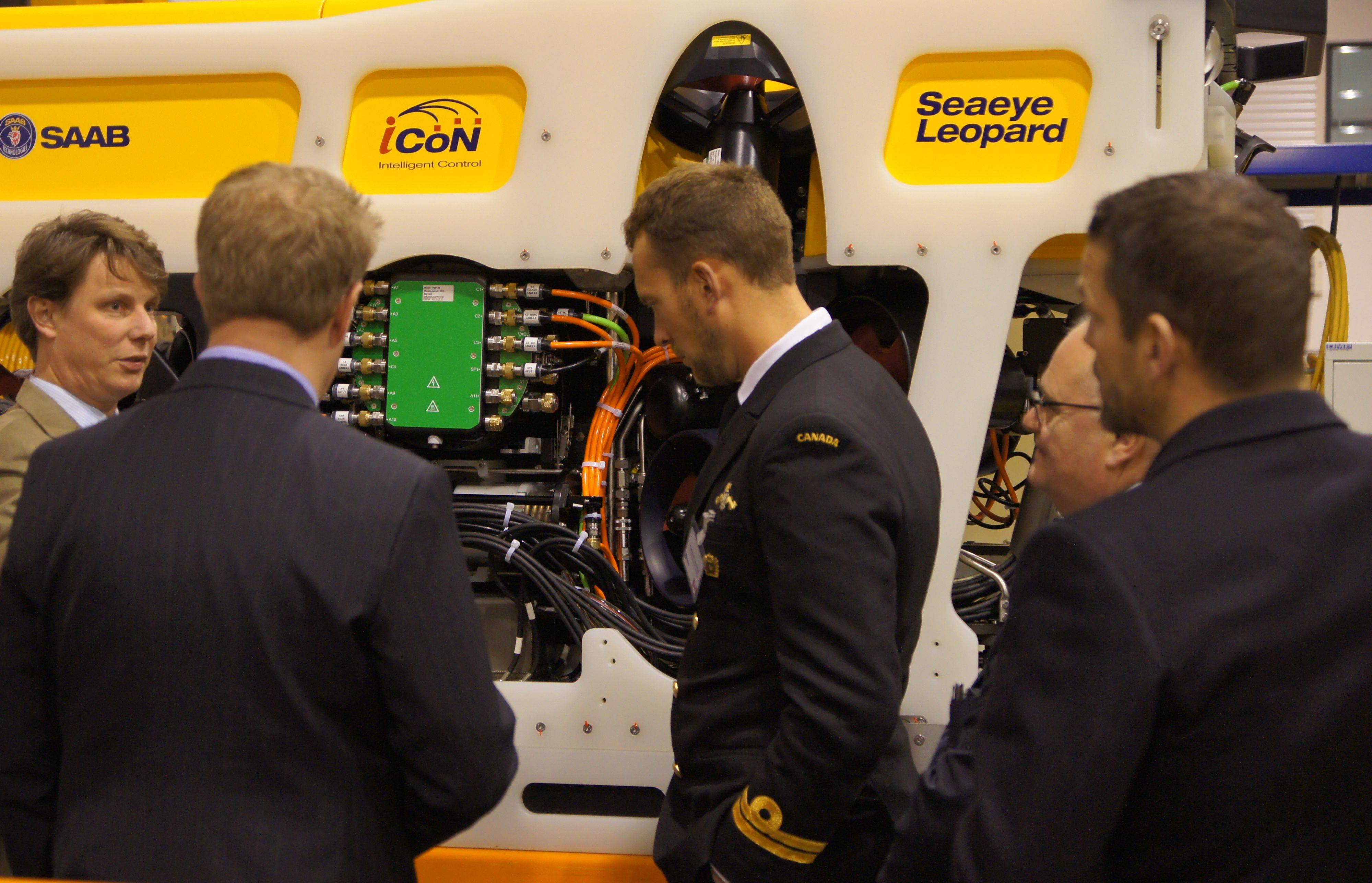 Maritime Mine Threat Experts Visit Saab Seaeye