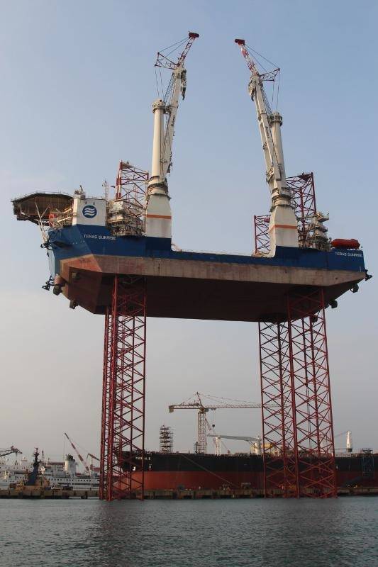 Indonesia Shipyard Offshore Rig: Jacking Trial