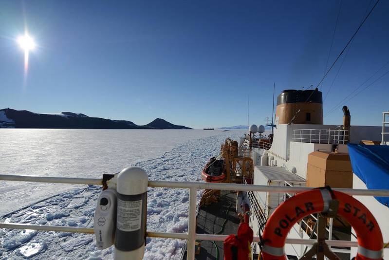 USCG Awards Polar Icebreaker Contracts