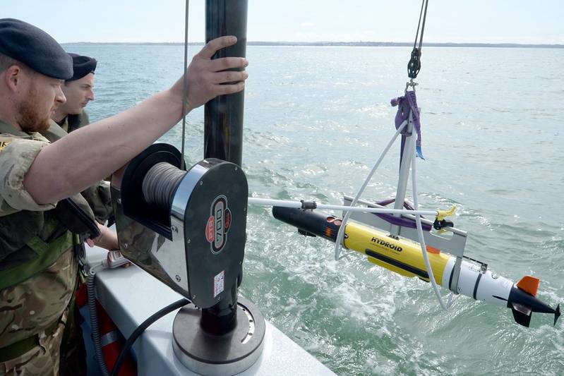 British Navy Tests Remote-Controlled Minehunter
